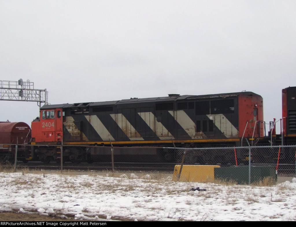 CN 2404